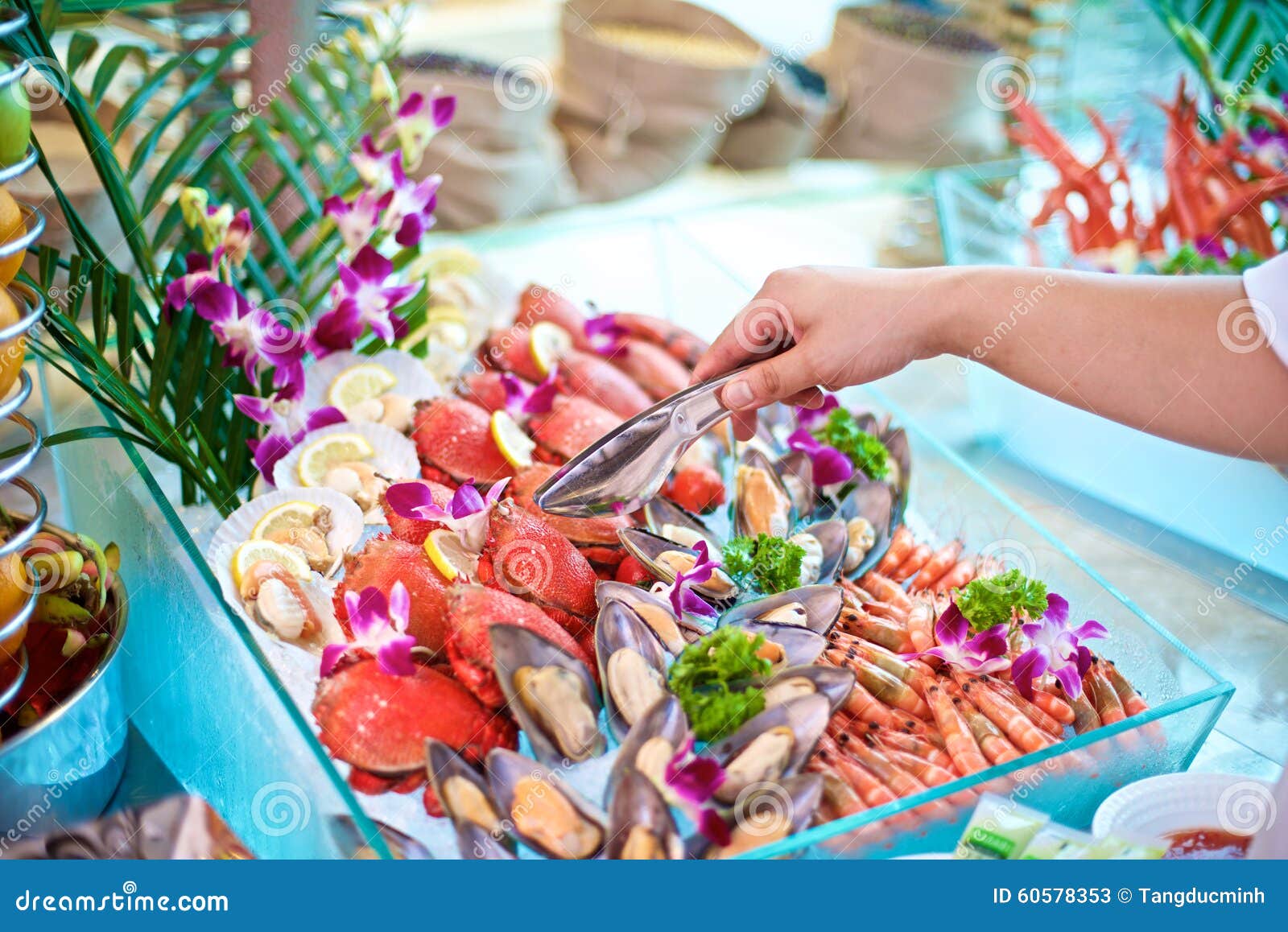 Buffet dei frutti di mare immagine stock. Immagine di forcella - 60578353