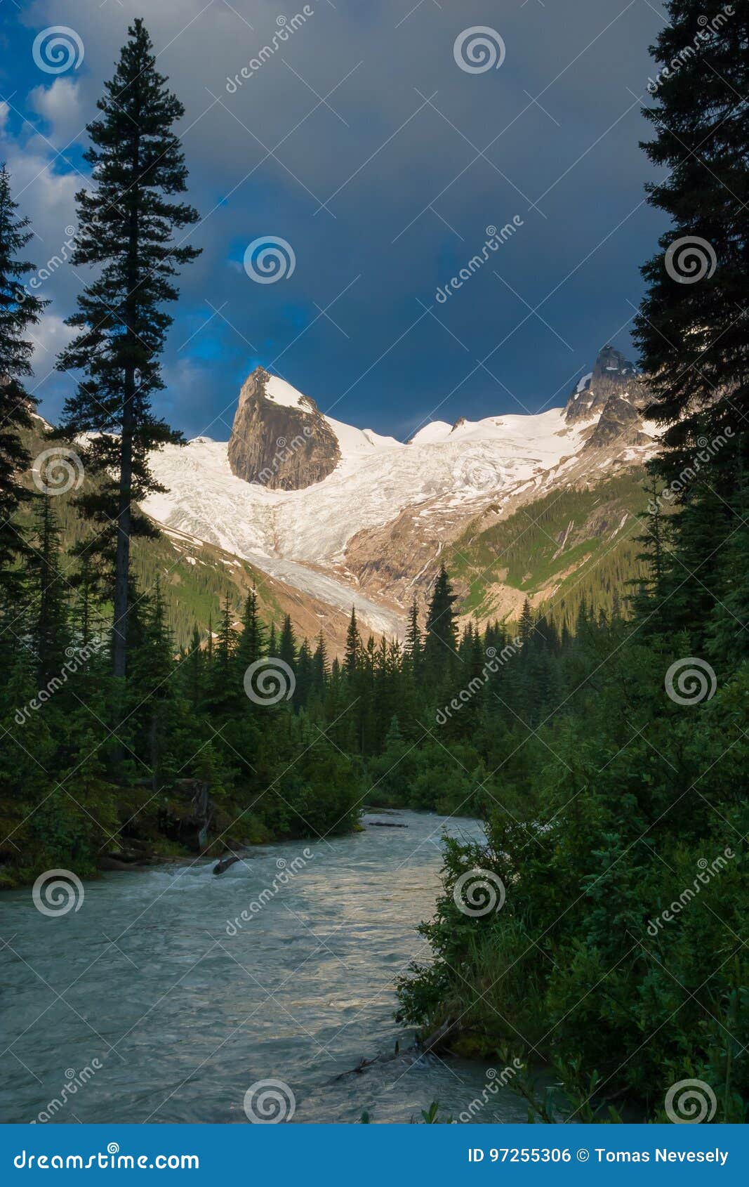 The Bugaboos, Britsh Columbia, Canada Stock Photo - Image of bugaboo ...