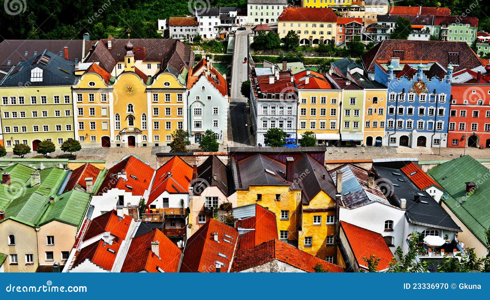 Bughouse photo stock. Image du pignon, maison, passerelle - 23336970