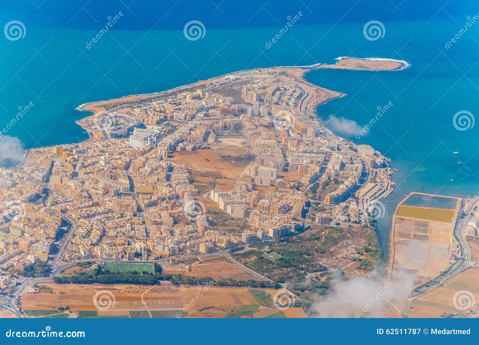 Bugibba a Malta immagine stock. Immagine di velivolo - 62511787