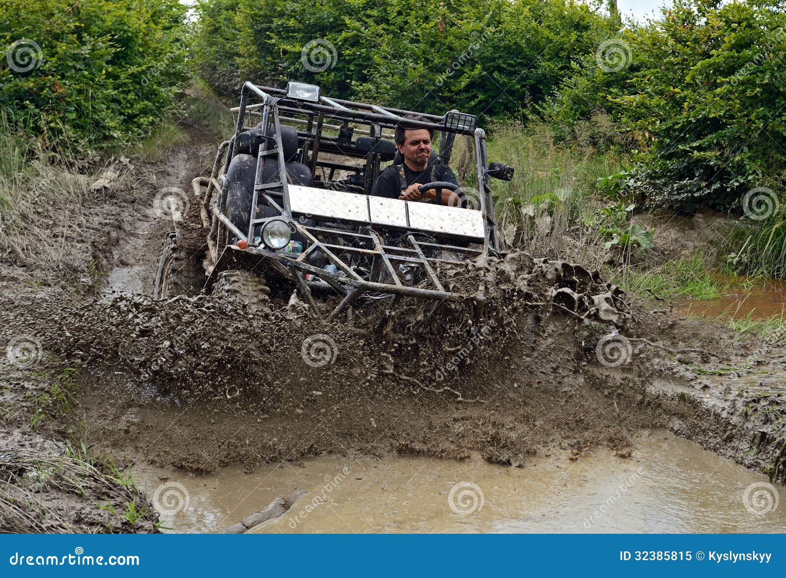 Bugs Machine Royalty-Free Stock Photo | CartoonDealer.com #32188485