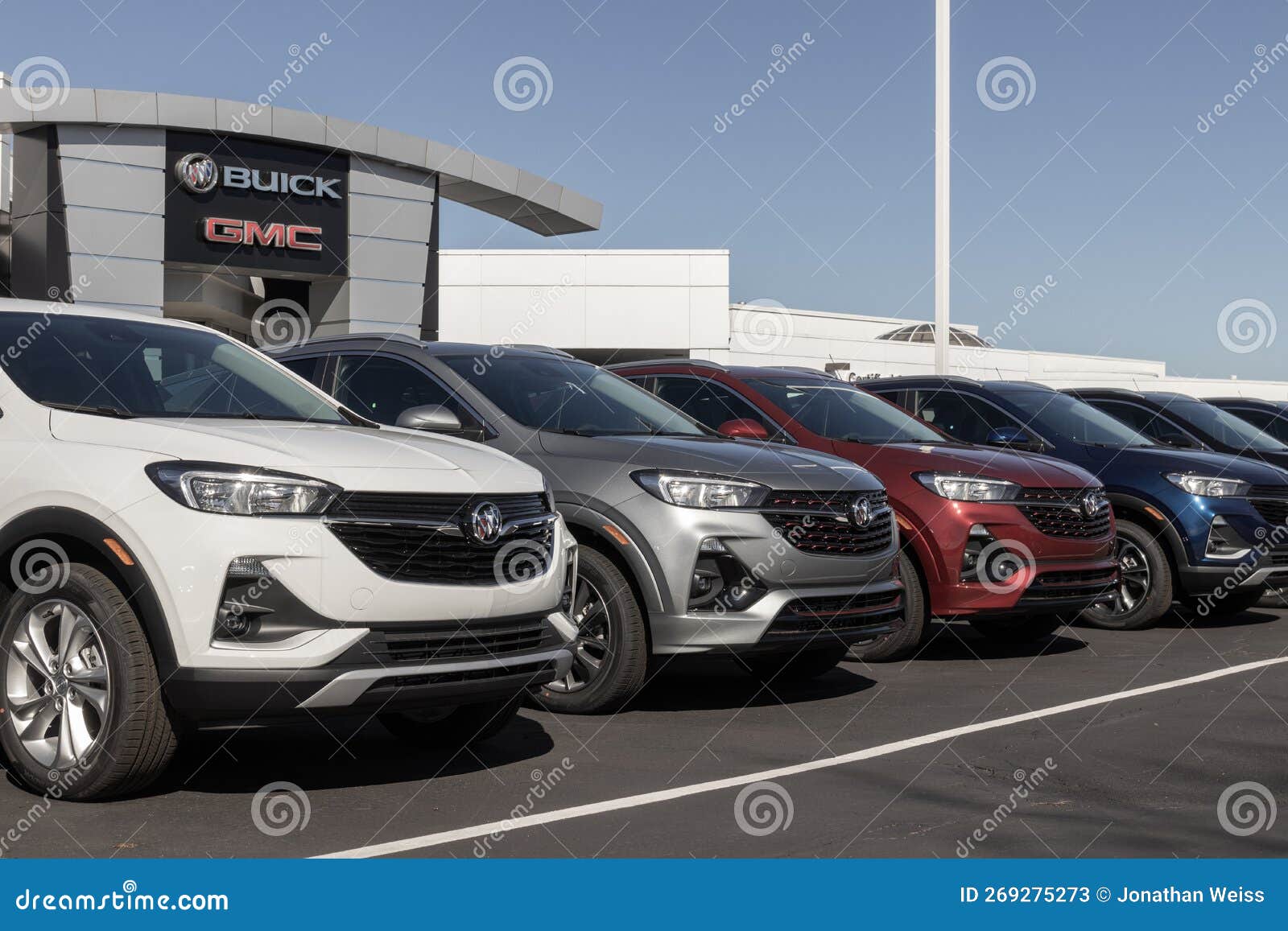 Buick Encore SUV Display. the Encore Has Amazon Alexa, Apple CarPlay ...