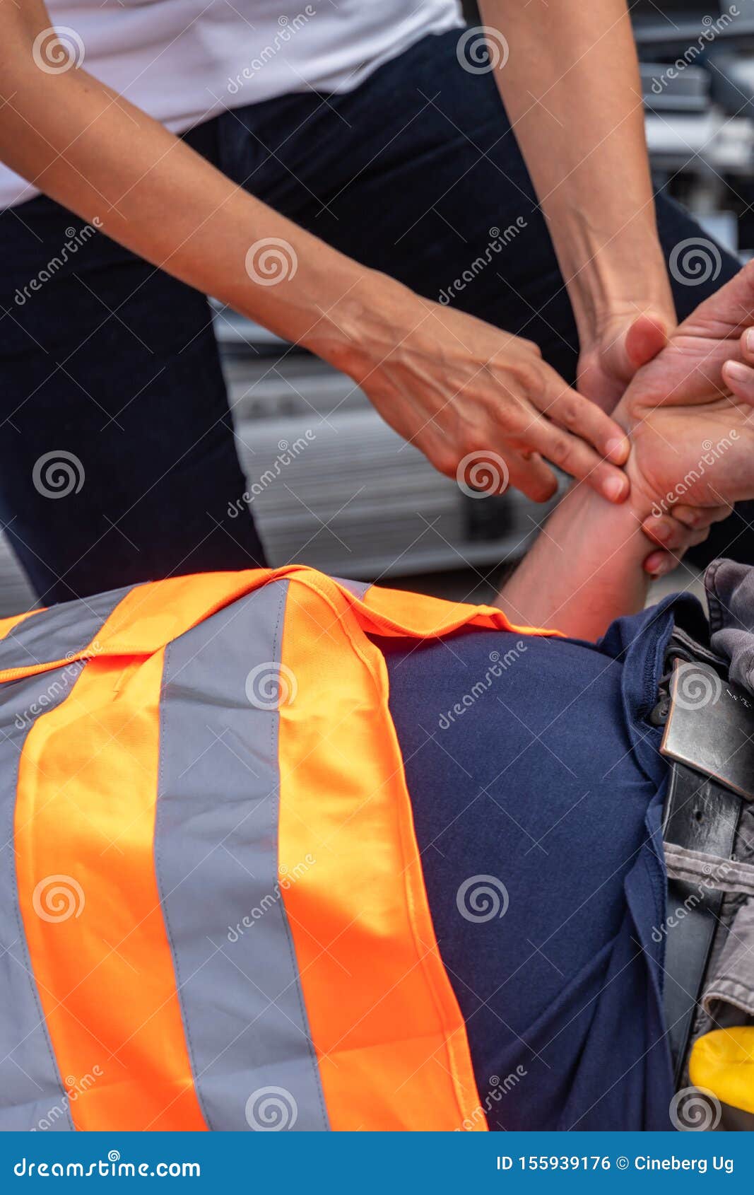 Builder injured at work stock photo. Image of hand, ambulance - 155939176