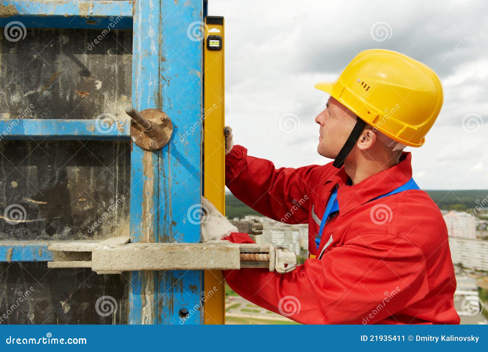Builder with level stock image. Image of contractor, belt - 21935411
