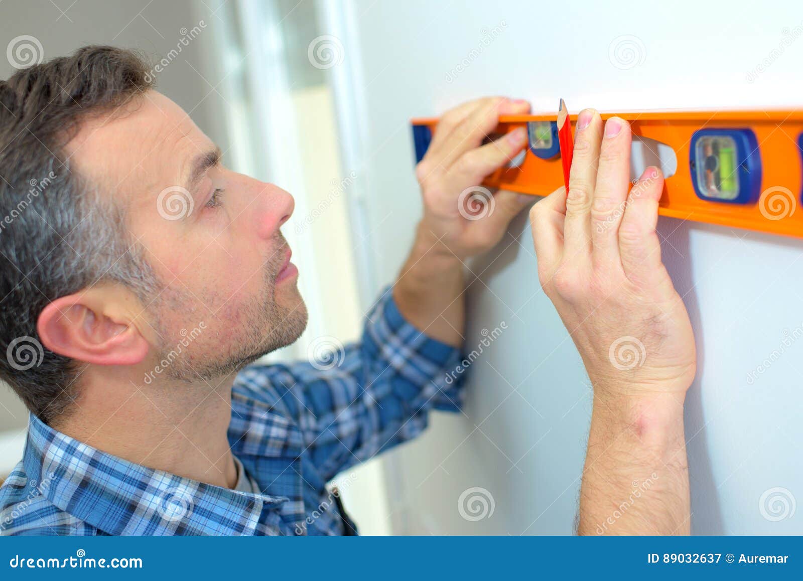 Builder Making Sure Wall Straight Stock Image - Image of masonry, line ...