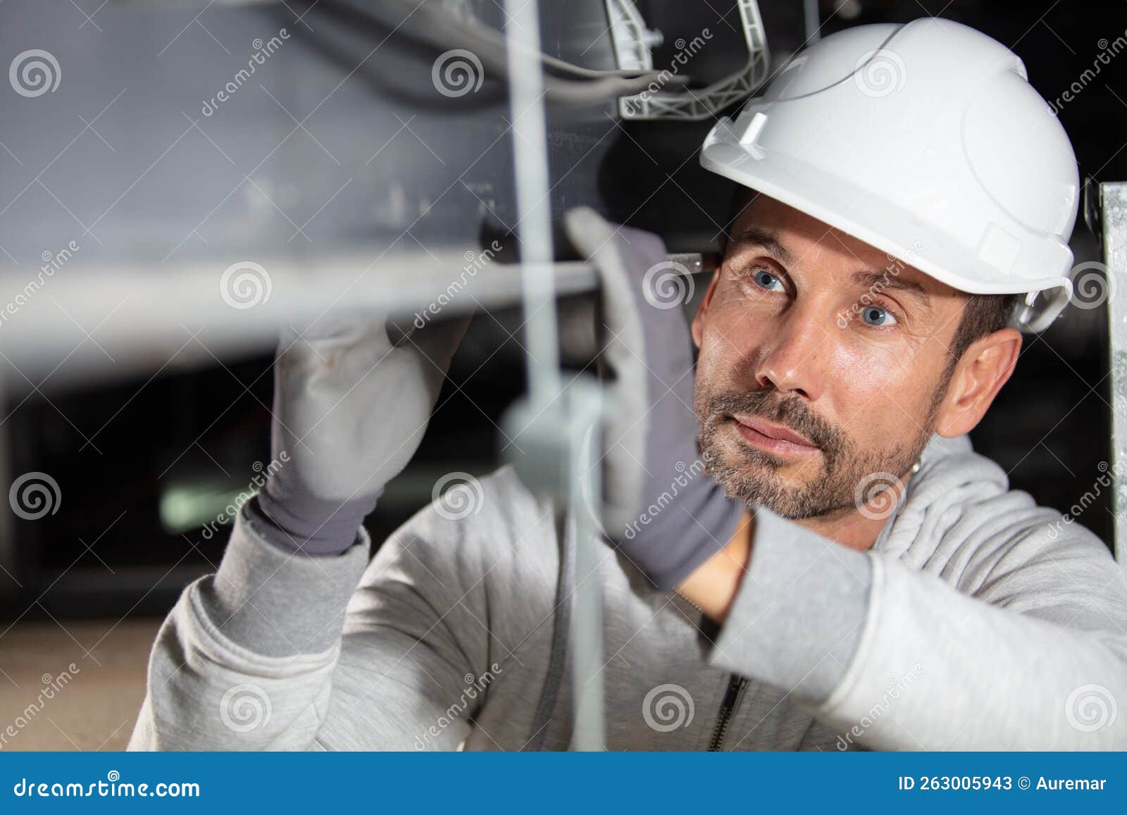 Builder Man Checking Metal Beam Stock Image - Image of occupation, hold ...