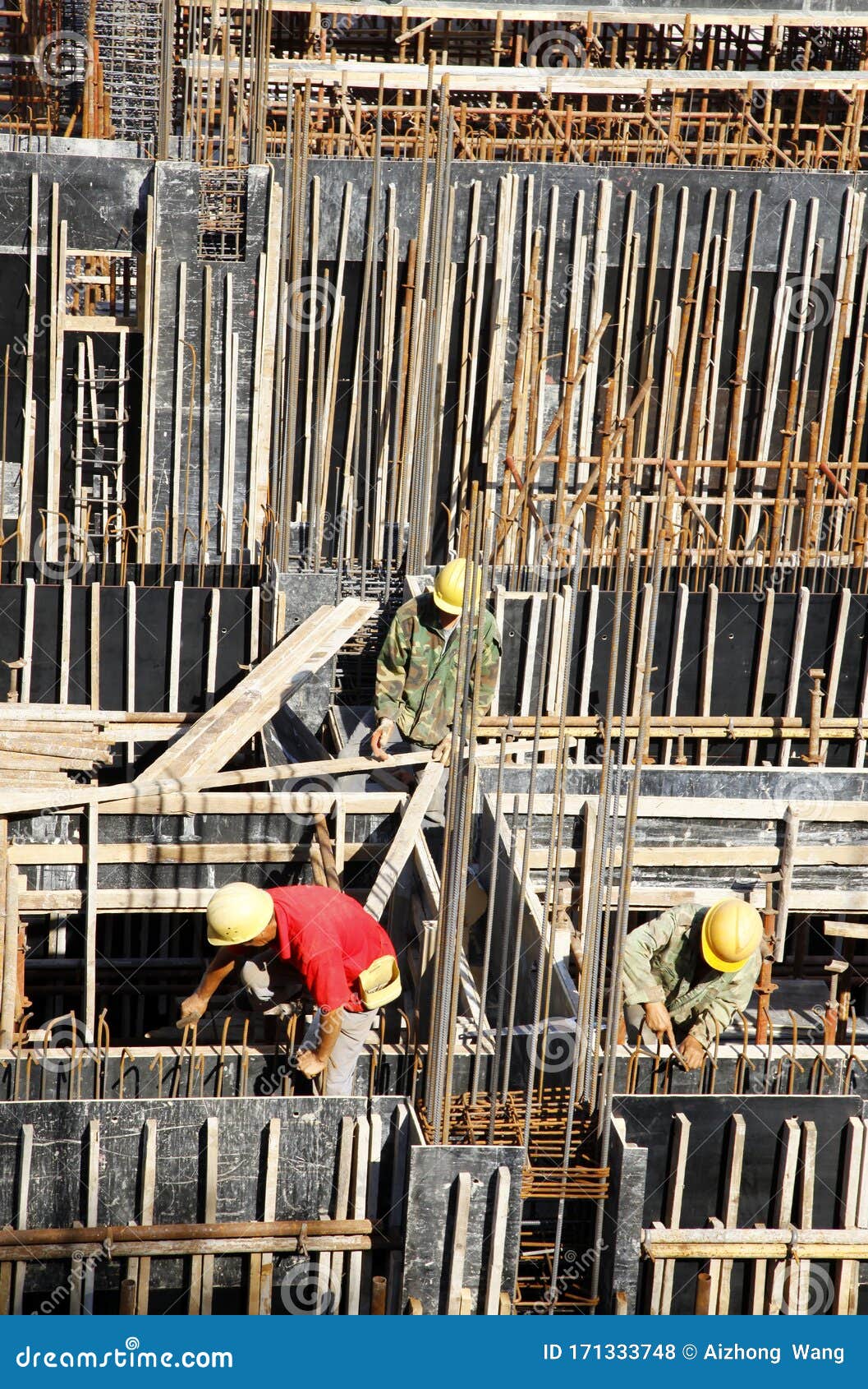 Builder Worker Knitting Metal Rods Bars into Framework Reinforcement ...