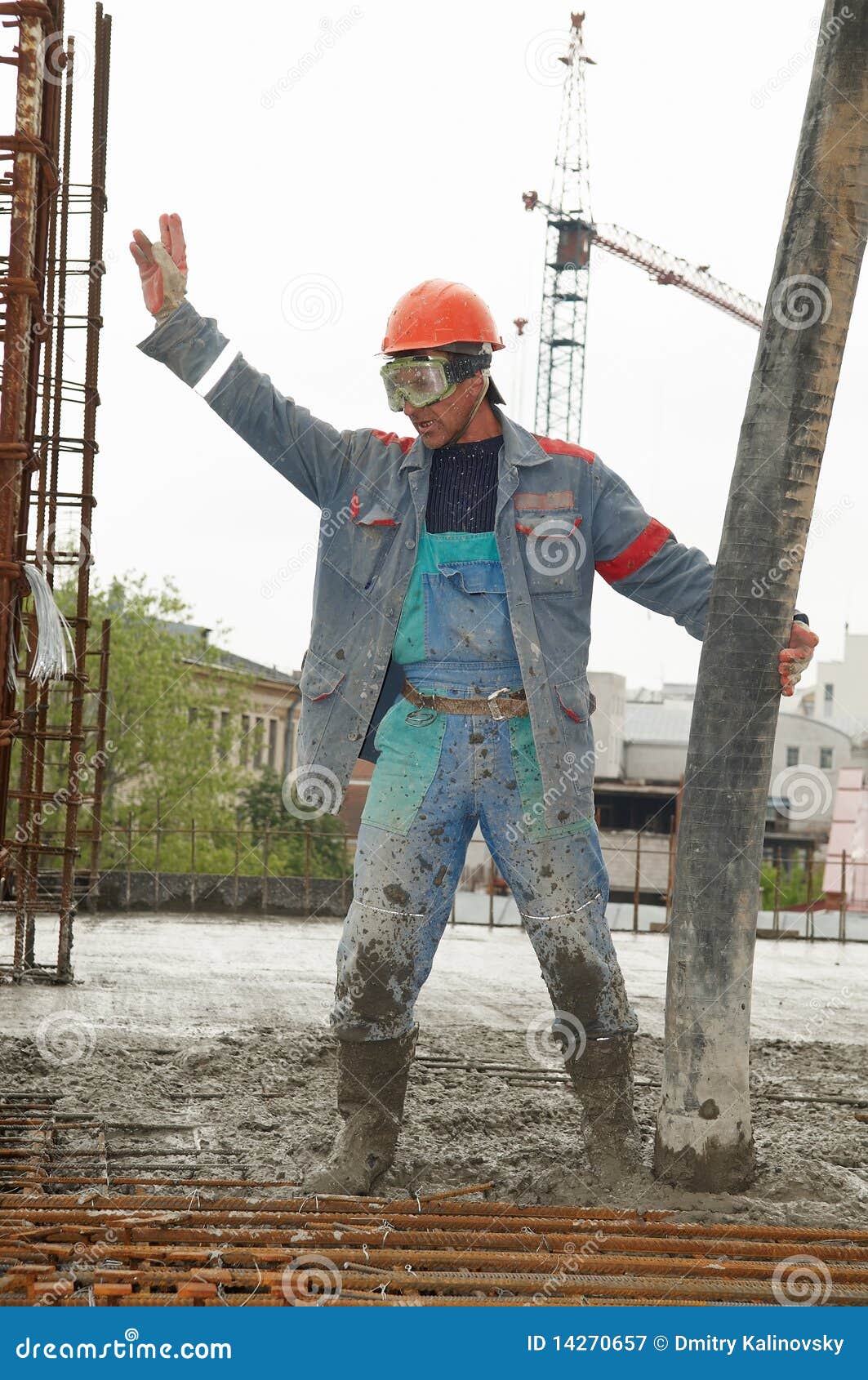 Builder Worker Pouring Concrete Stock Image - Image of pump, builder ...