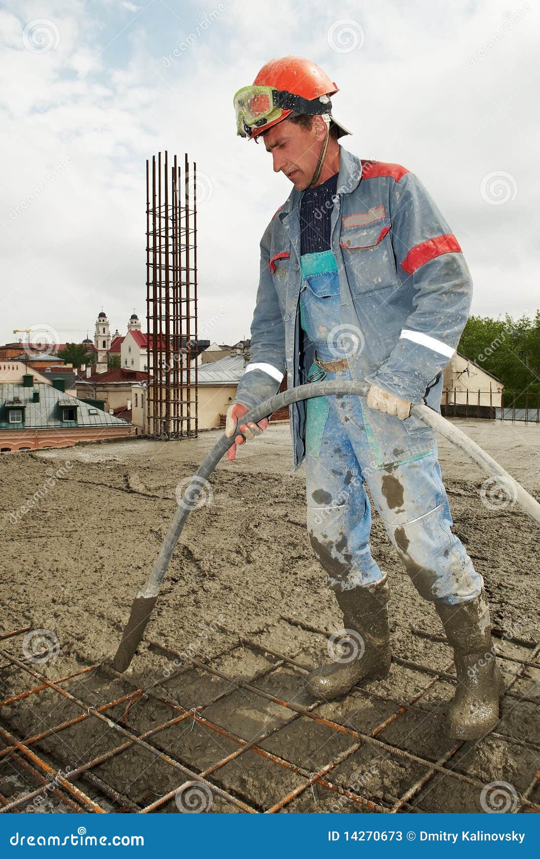 Builder Worker Pouring Concrete Stock Image - Image of lattice, foreman ...