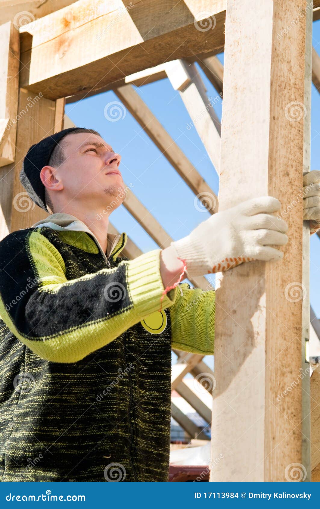Builder working with level stock photo. Image of plywood - 17113984
