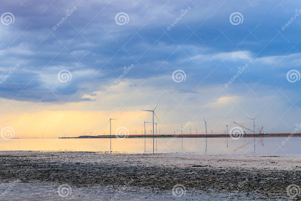 Building and Assembling a Construction Wind Turbines Farm by Crane ...