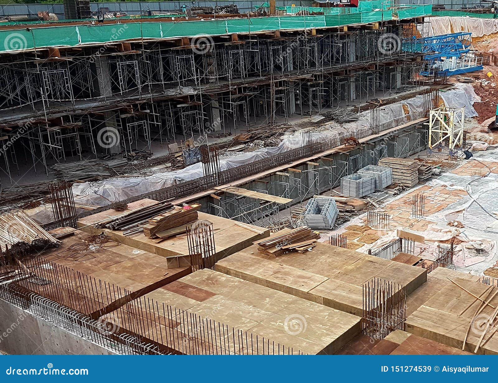 Building Basement Under Construction Using the Open Cut Method ...