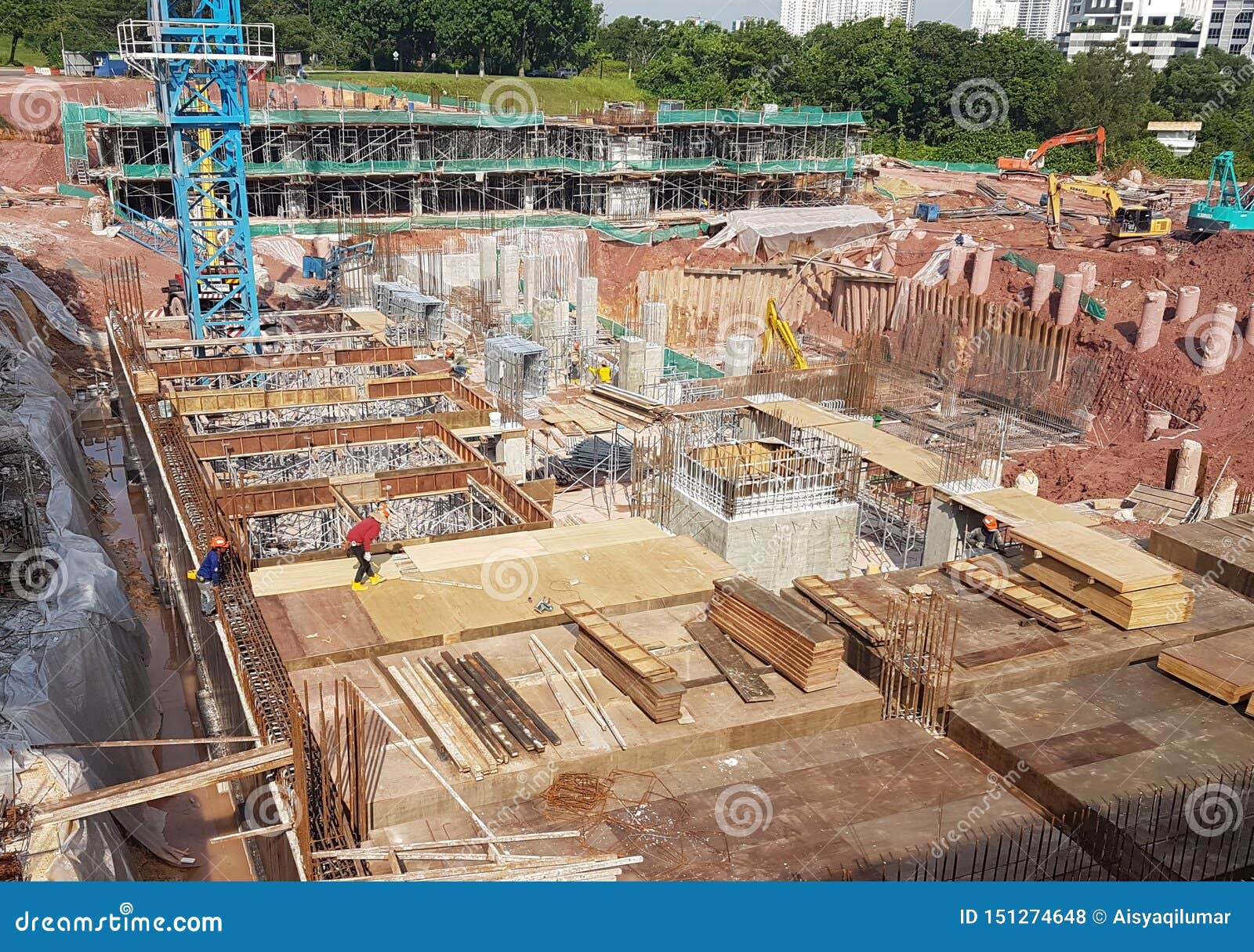 Building Basement Under Construction Using the Open Cut Method ...