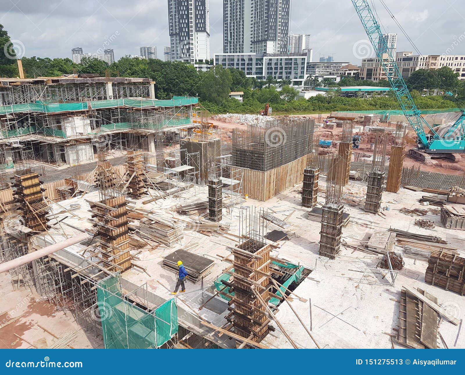 Building Basement Under Construction Using the Open Cut Method ...