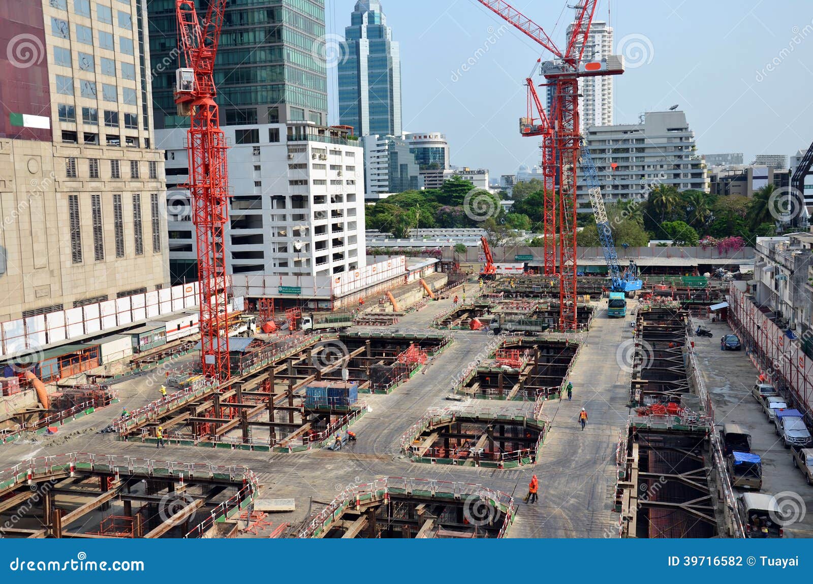 Multitasking Construction Worker Ready For Construction Works Stock ...