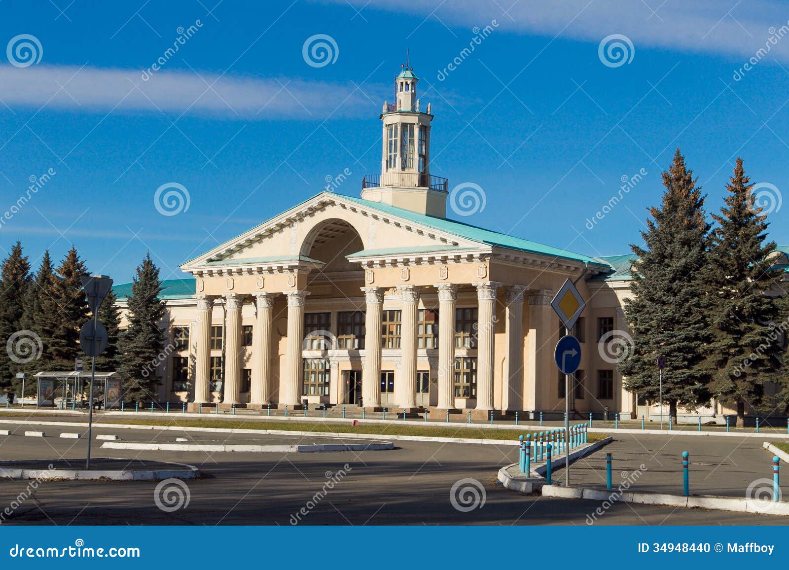 The Building of Chelyabinsk Airport Stock Photo - Image of lounge ...