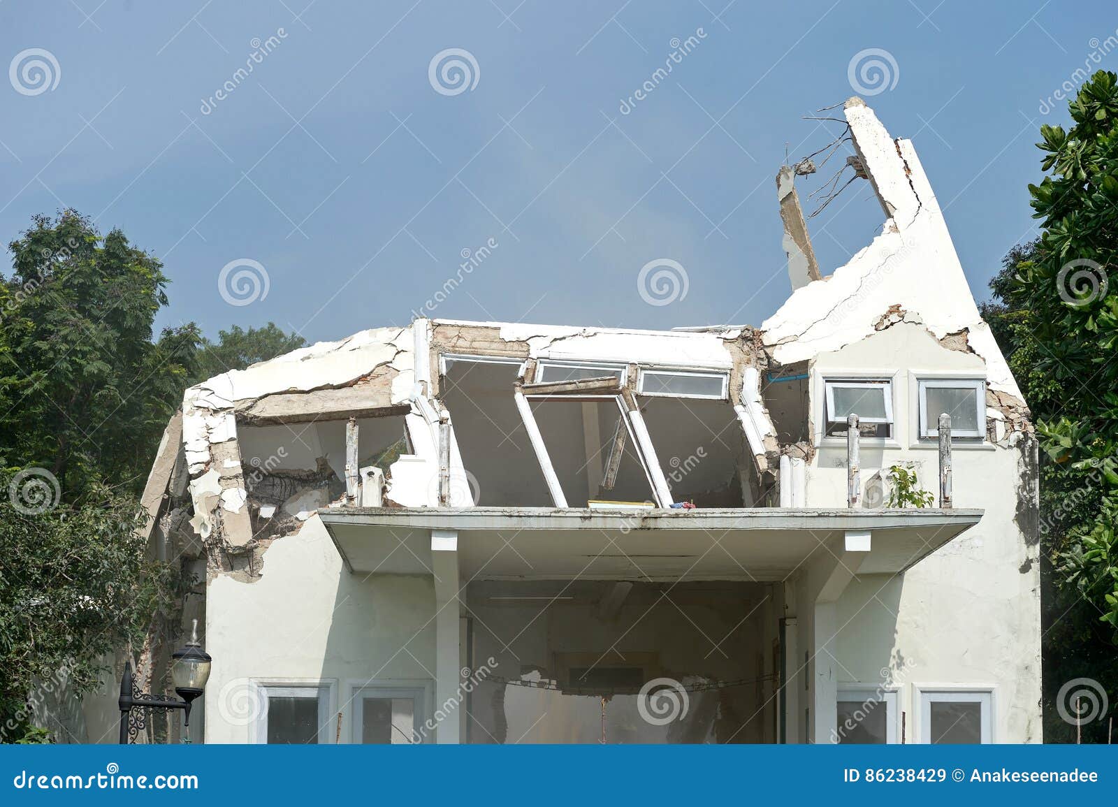 Old Building Collapse After Earthquake Wating To Demolish By Engineer ...
