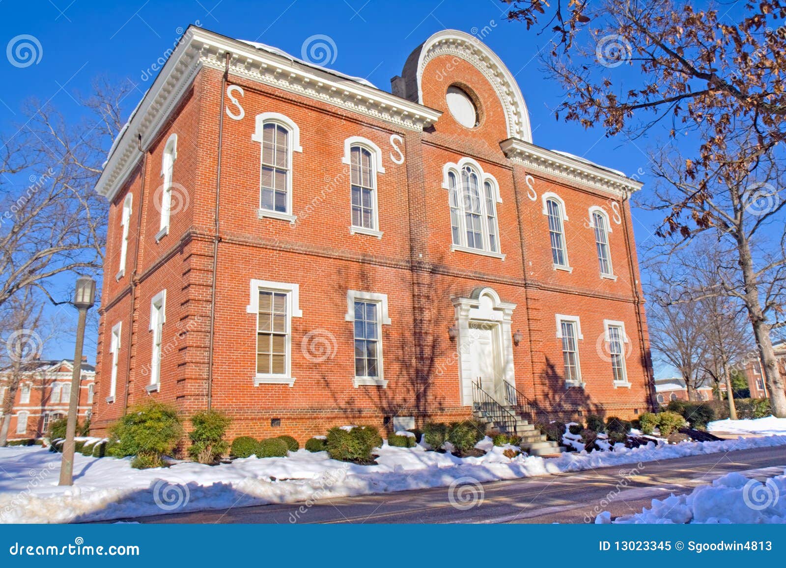 Building on a College Campus in Winter Stock Image - Image of ...