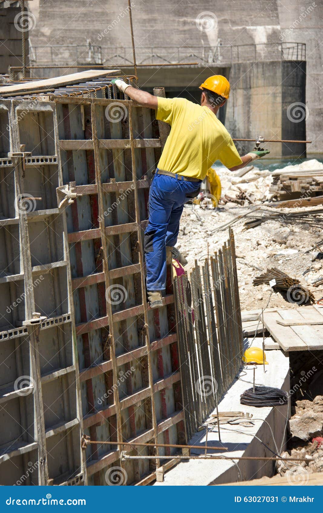 Building a concrete wall editorial photo. Image of cast - 63027031