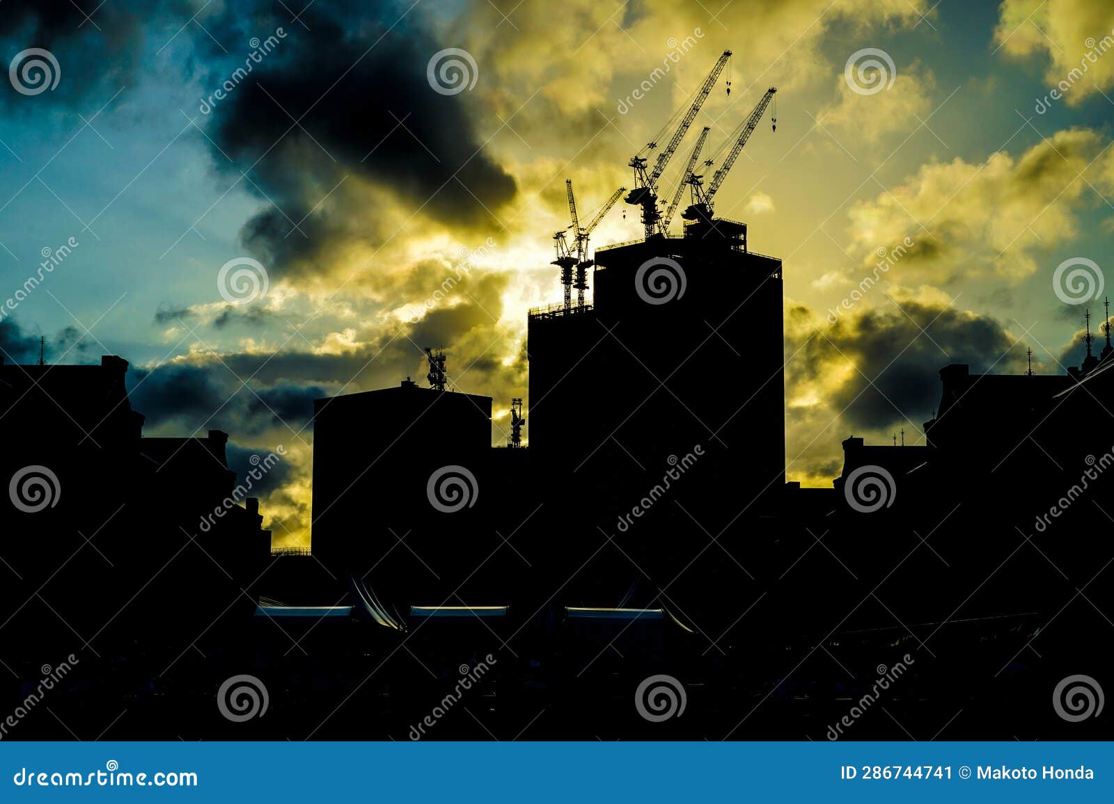 Building Construction Scenery and Crane Stock Image - Image of evening ...