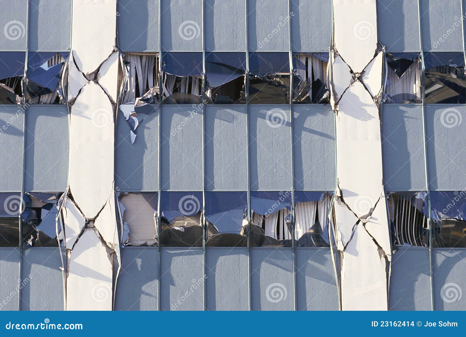 Building with Cracked Supports Stock Photo - Image of condemned ...