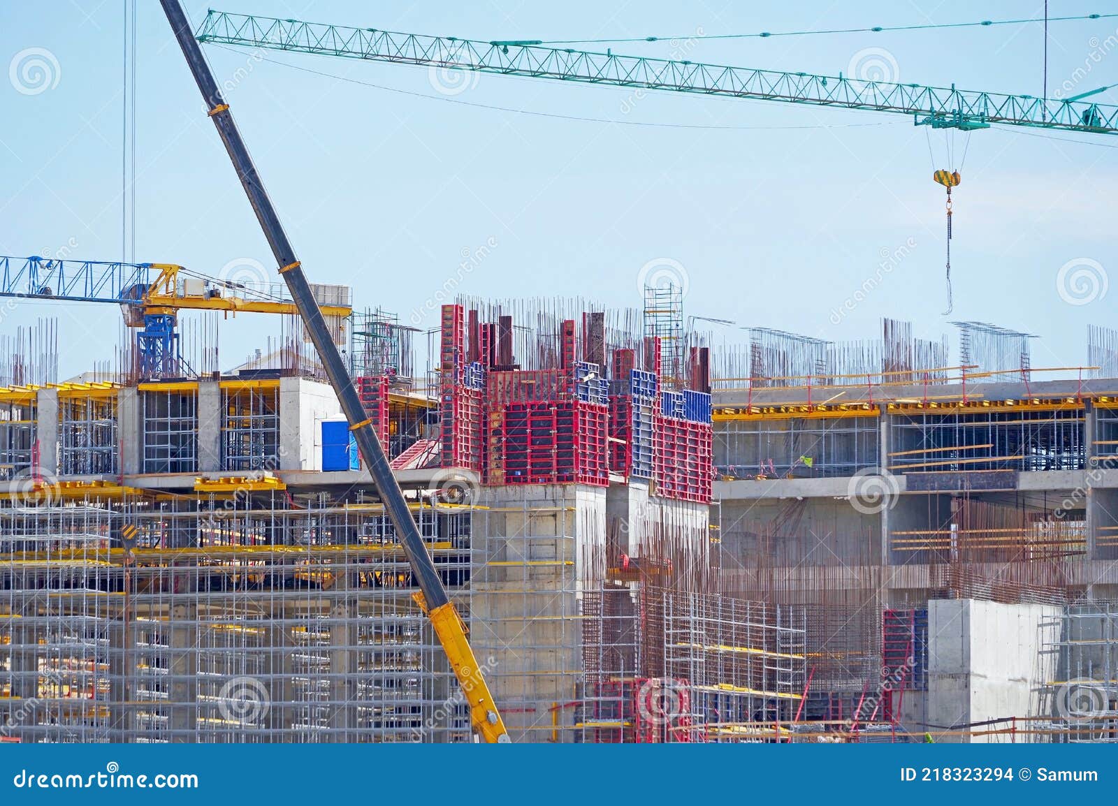Building Crane and Building Under Construction Editorial Stock Image ...