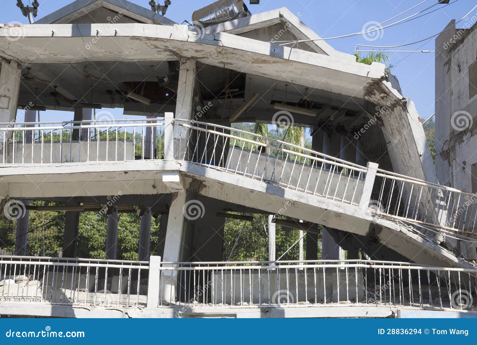 Building Destroyed After Earthquake Stock Photo - Image of demolition ...