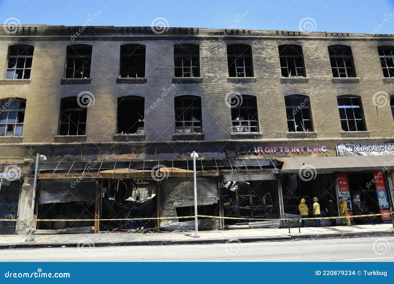 Major Fire Damaged Building Editorial Stock Image - Image of fireman ...