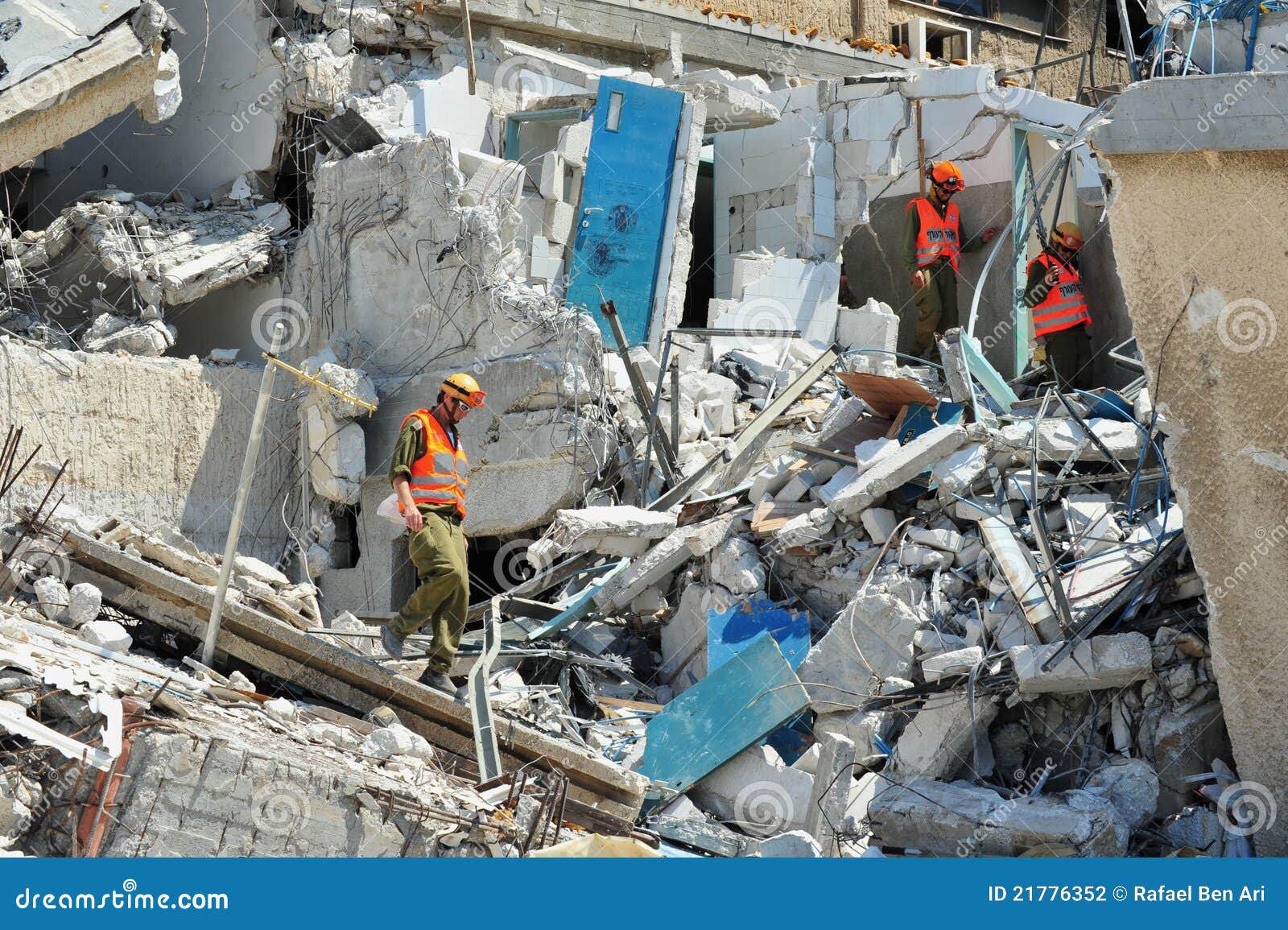 Building Emergency Disaster Editorial Photography - Image of earthquake ...