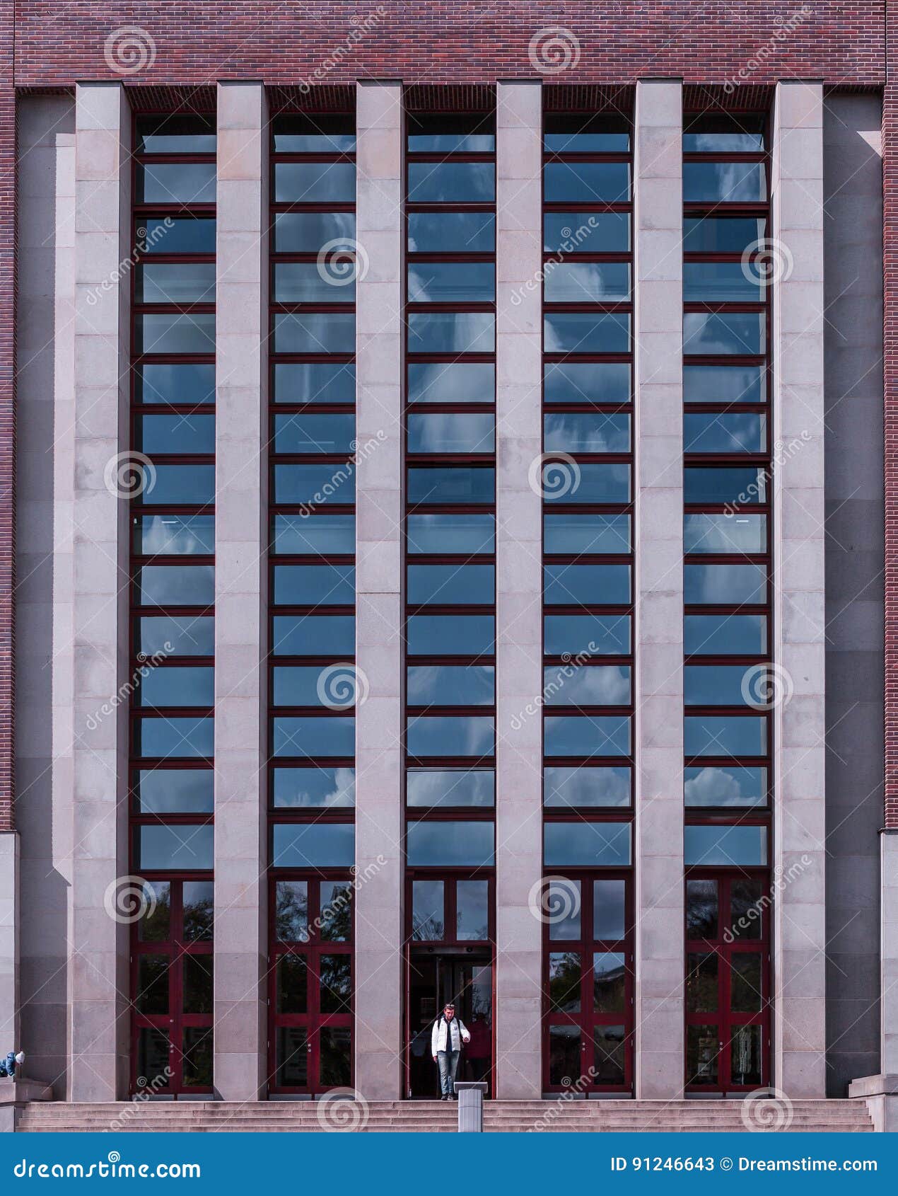 Building Exterior Reflection Windows in Row Editorial Stock Photo ...