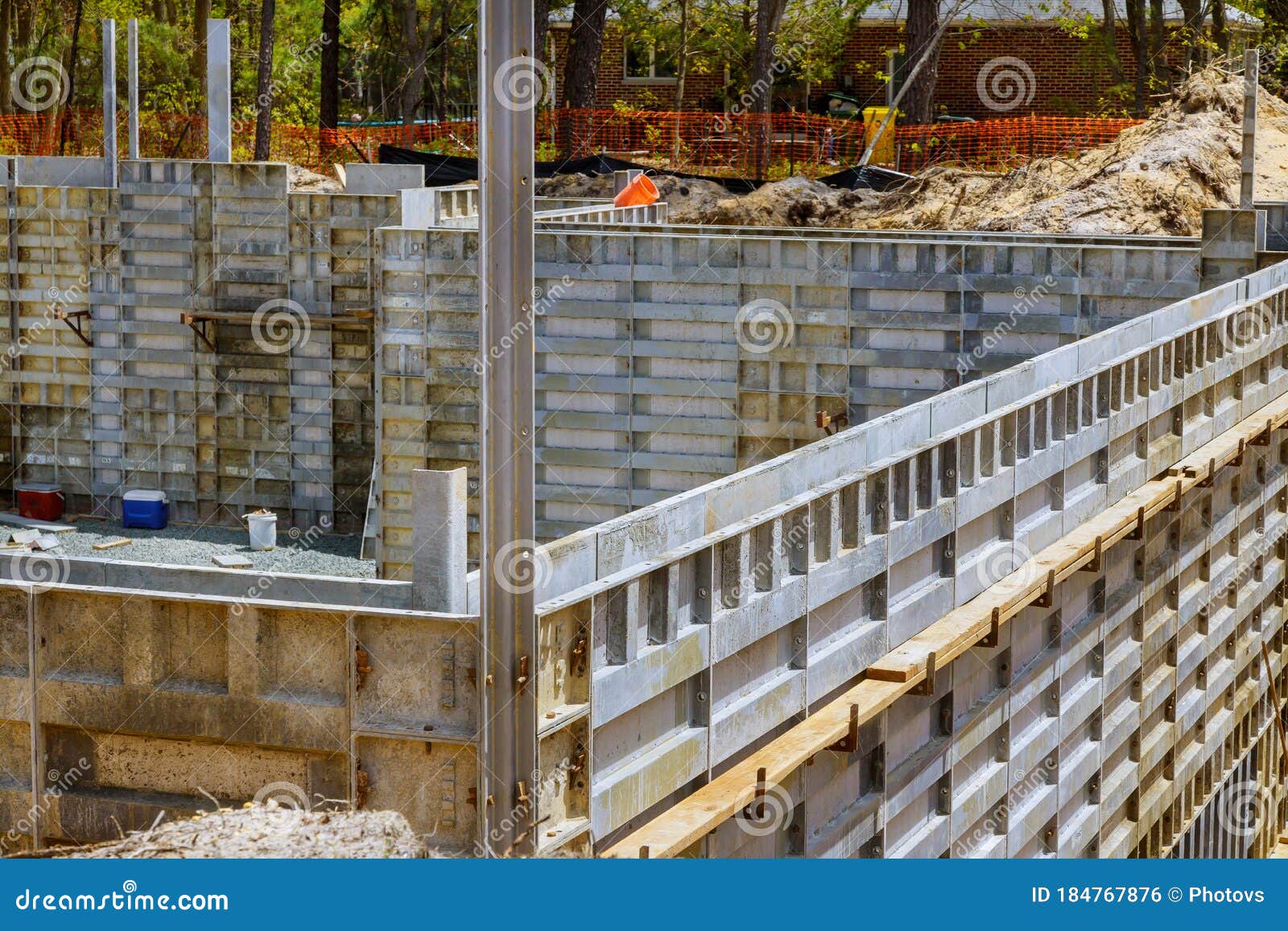Construction Formwork for Concrete Columns, Beams, Walls Easier with ...