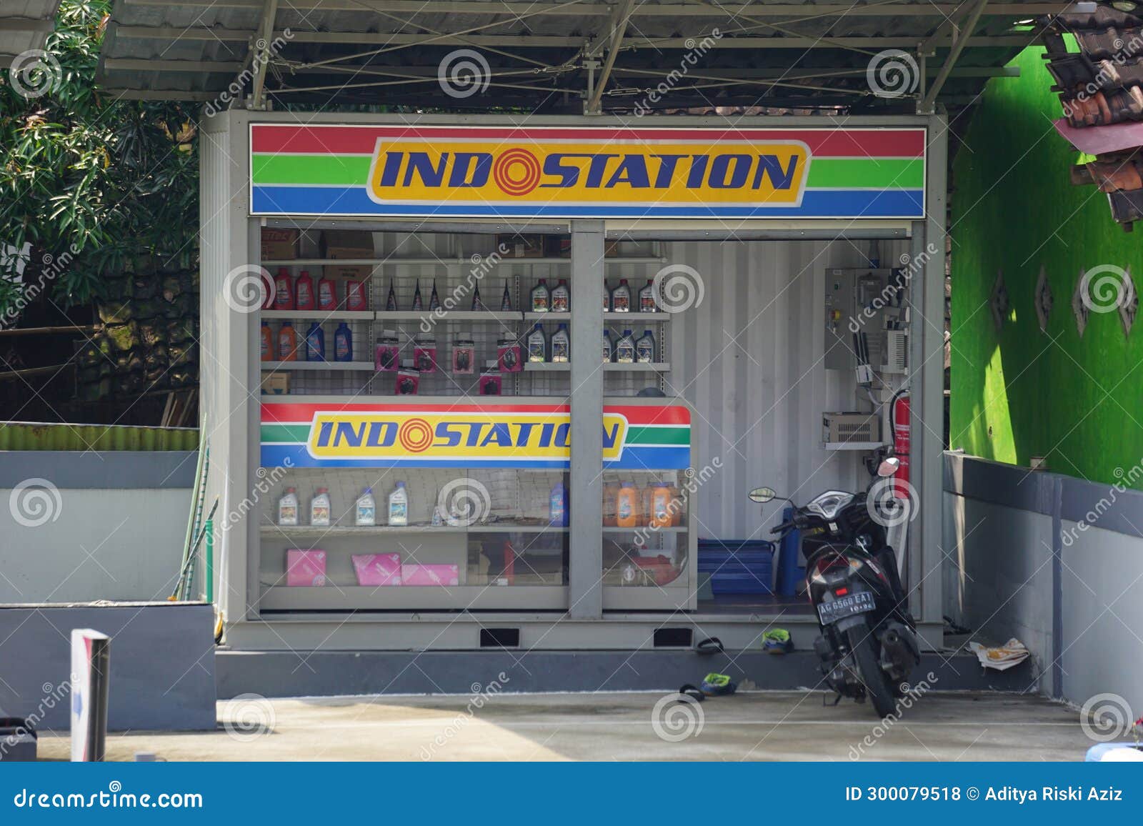 The Building of Gasoline Indo Mobile Gas Station Editorial Stock Photo ...