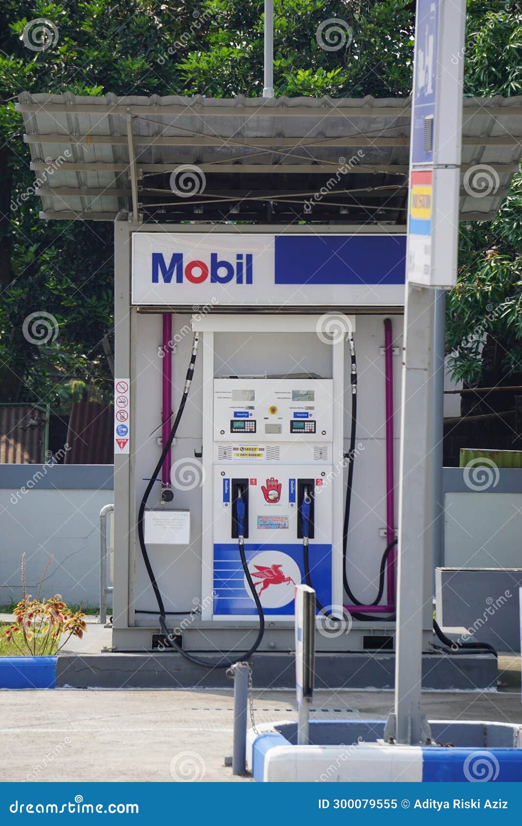 The Building of Gasoline Indo Mobile Gas Station Editorial Image ...