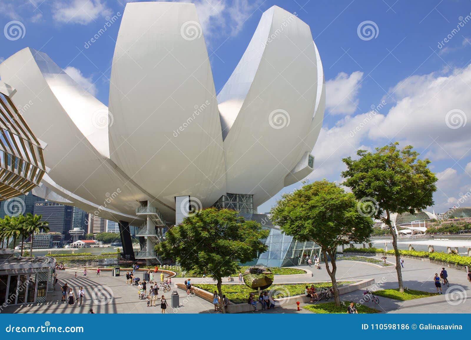 Singapore, Museum of Science and Art. Editorial Photo - Image of asia ...