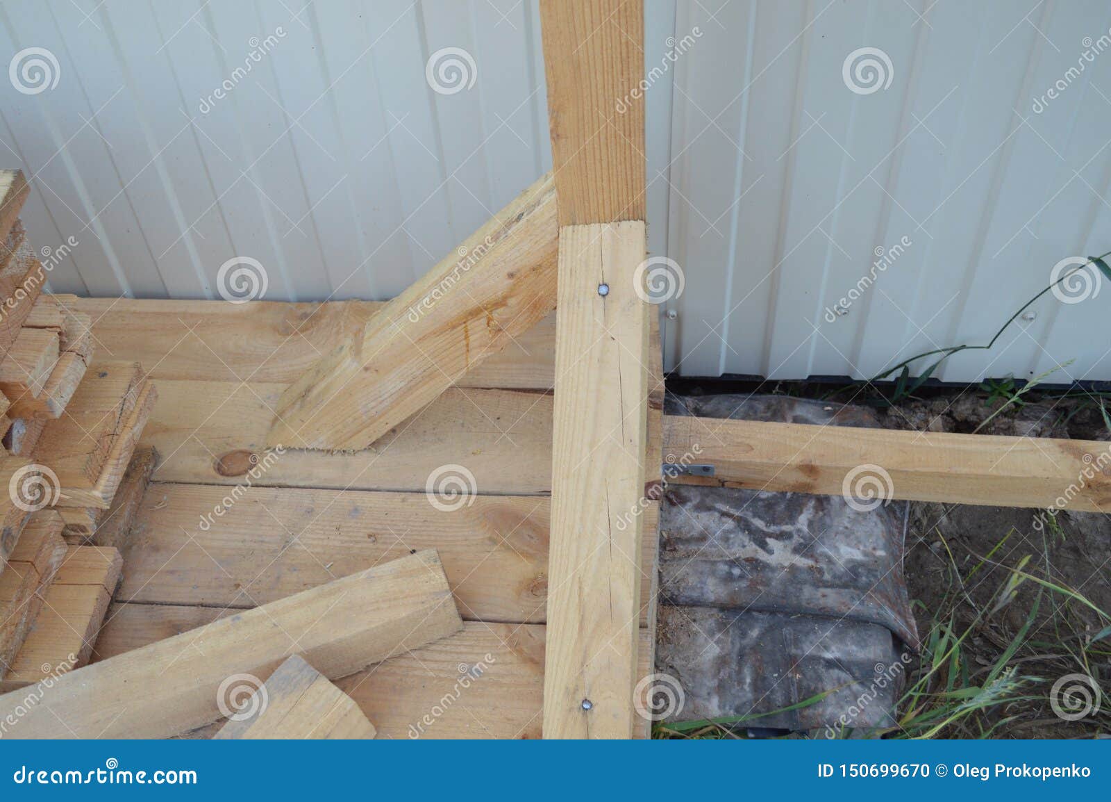 Building Knots and Designs from a Tree, Fastening of a Framework Stock ...