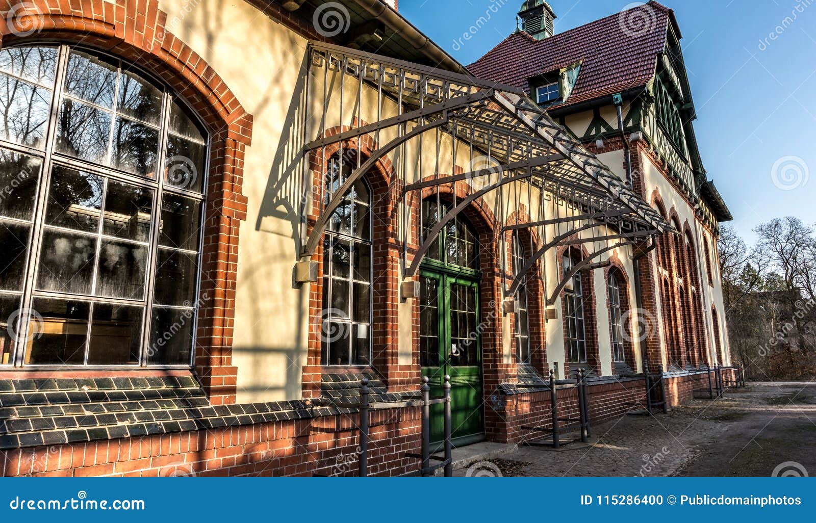 Building, Medieval Architecture, Facade, House Picture. Image: 115286400