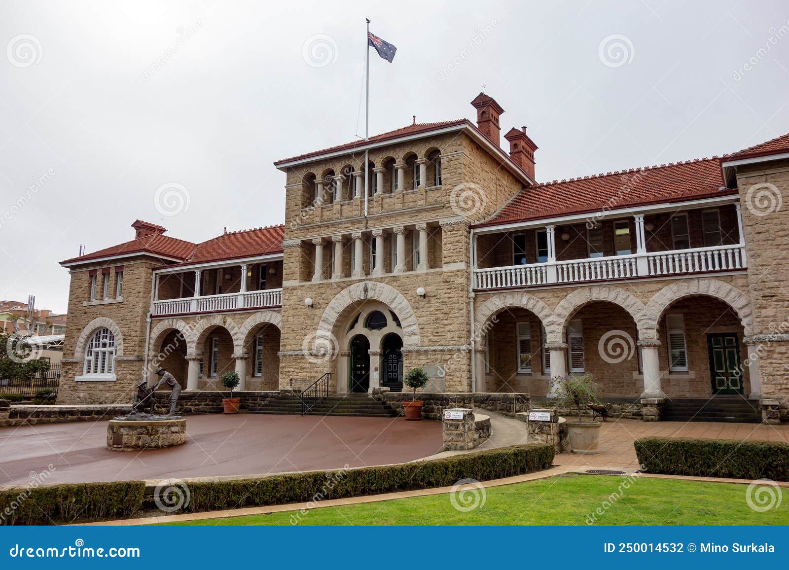 Building of Perth Mint Museum with a Statue Editorial Photography ...
