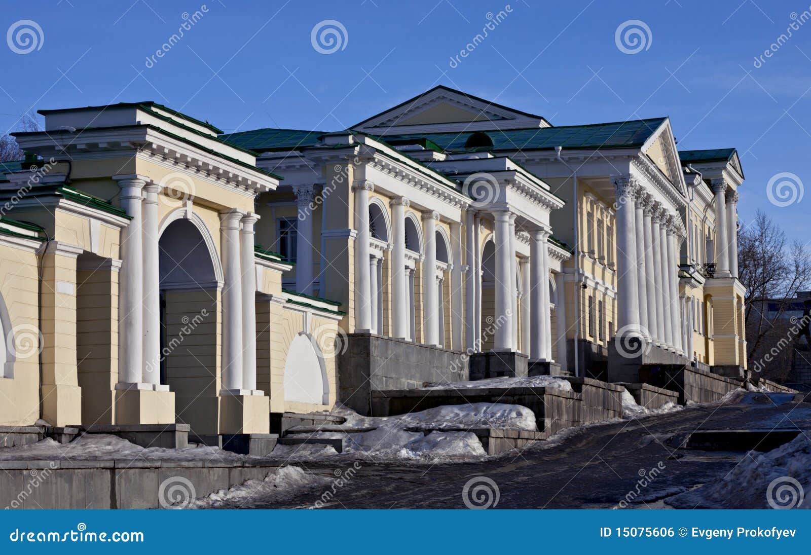 Building with Roman Columns Stock Photo - Image of building, arch: 15075606