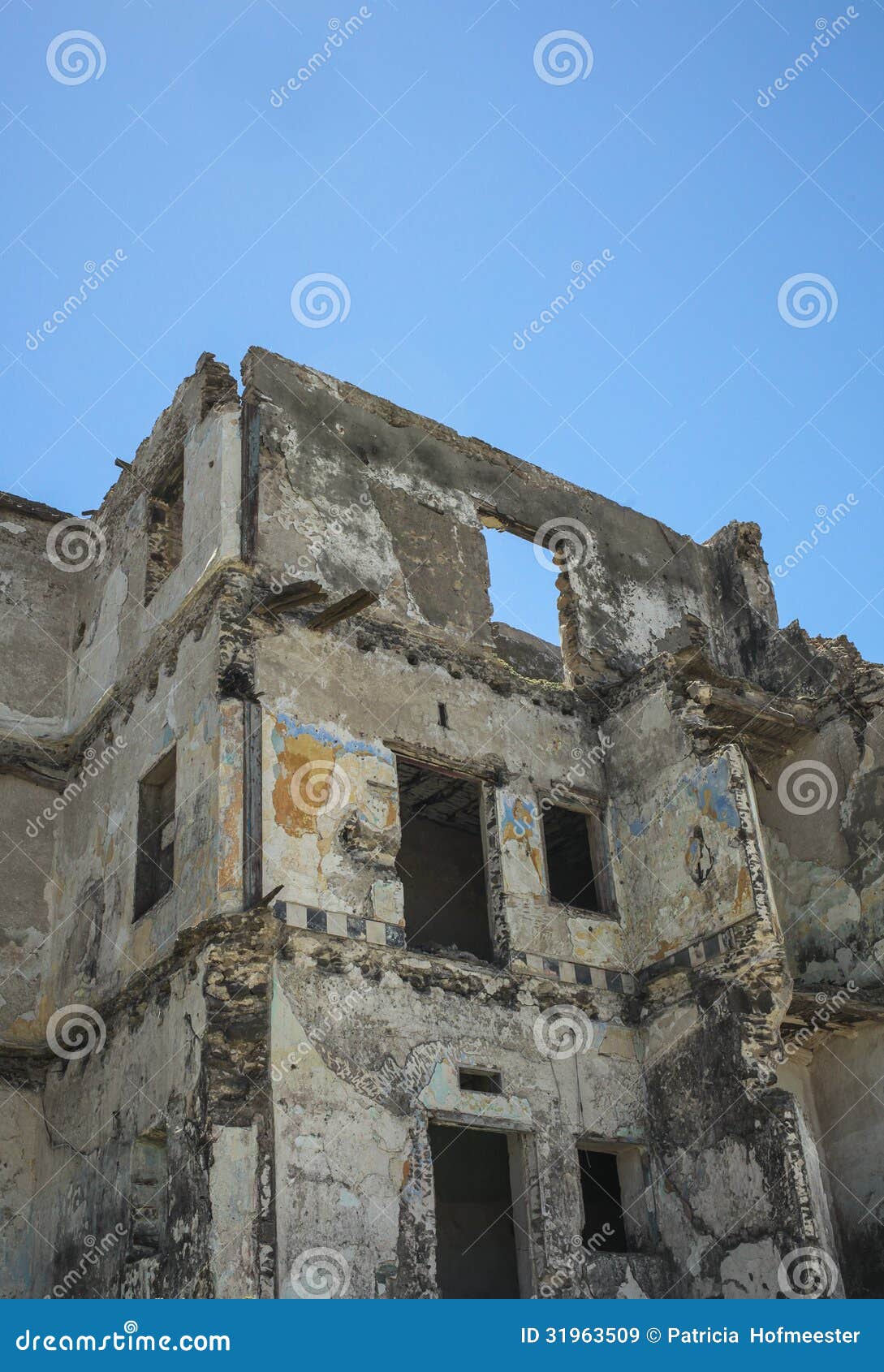 Building in ruins stock image. Image of garbage, brick - 31963509