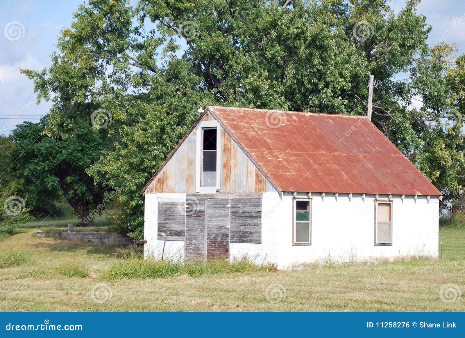 Building with Rusted Metal Roof Stock Photo - Image of boarded, barn ...