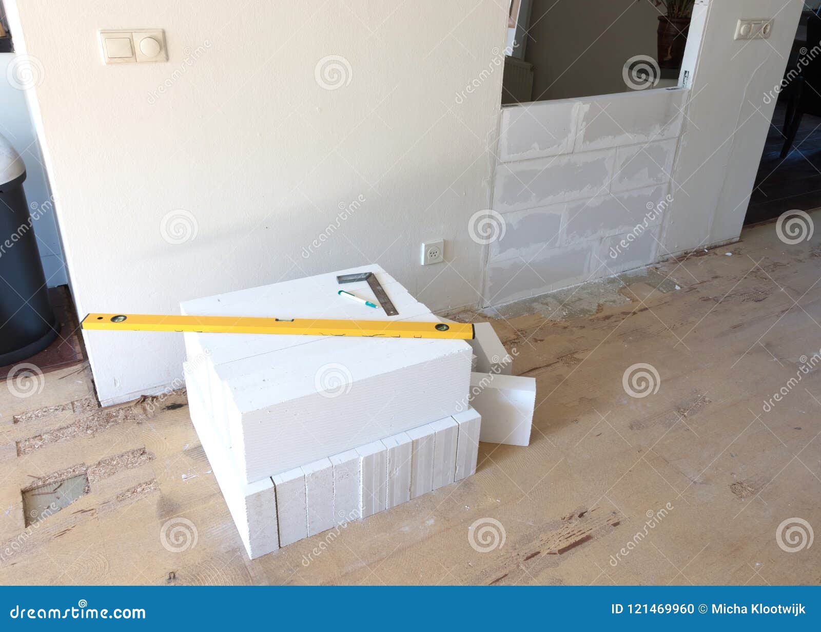 Building a Small Wall with Lightweight Concrete Blocks Stock Photo ...