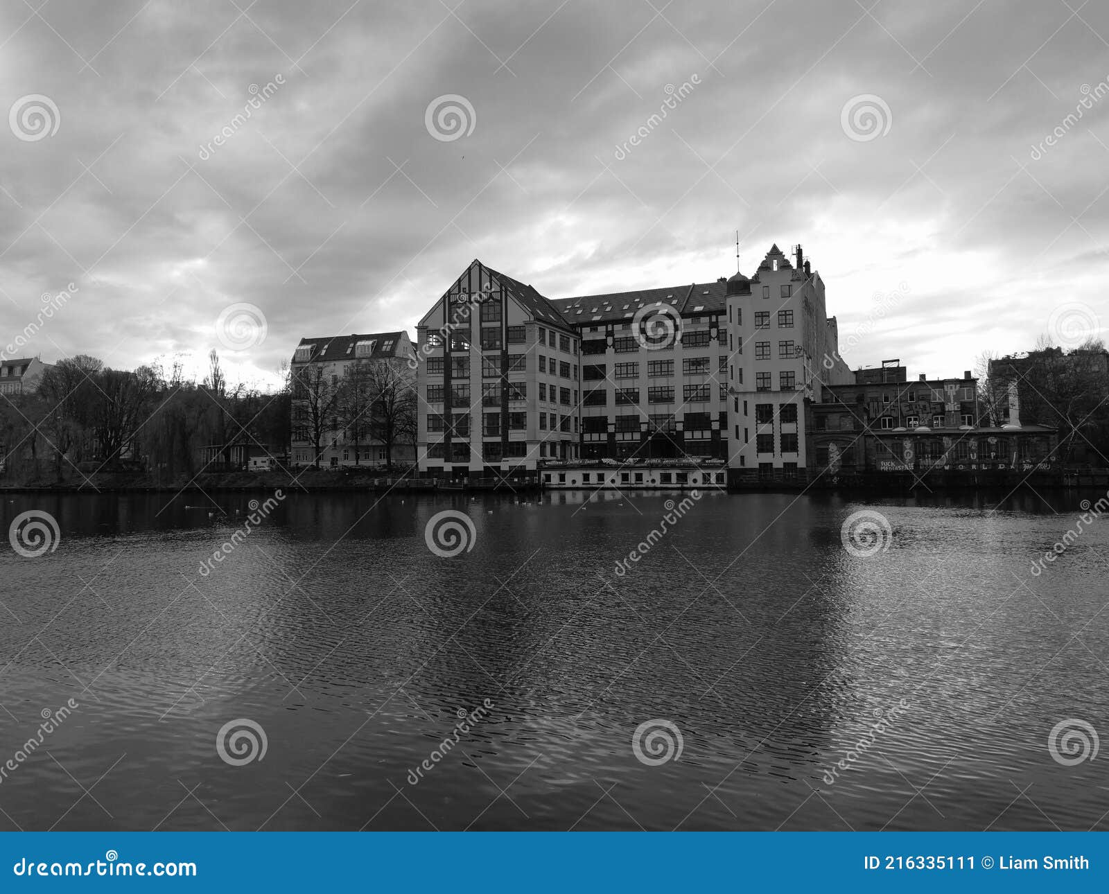 Building on the Spree River Stock Image - Image of spree, water: 216335111