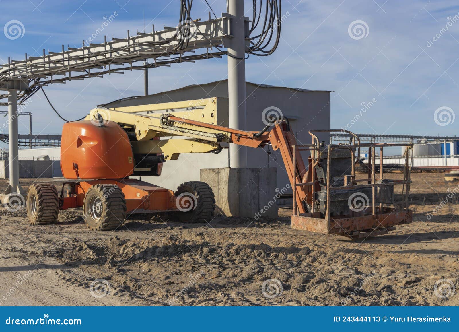 Building Structures at Height Using a Platform for Lifting Workers ...