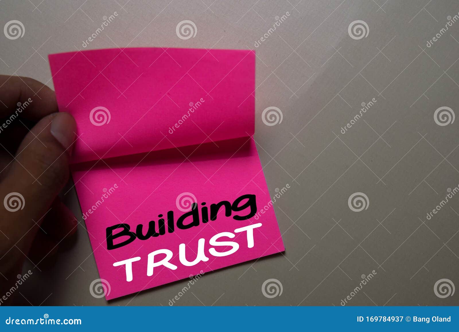 Building Trust Write on a Sticky Note Isolated on Office Desk Stock ...
