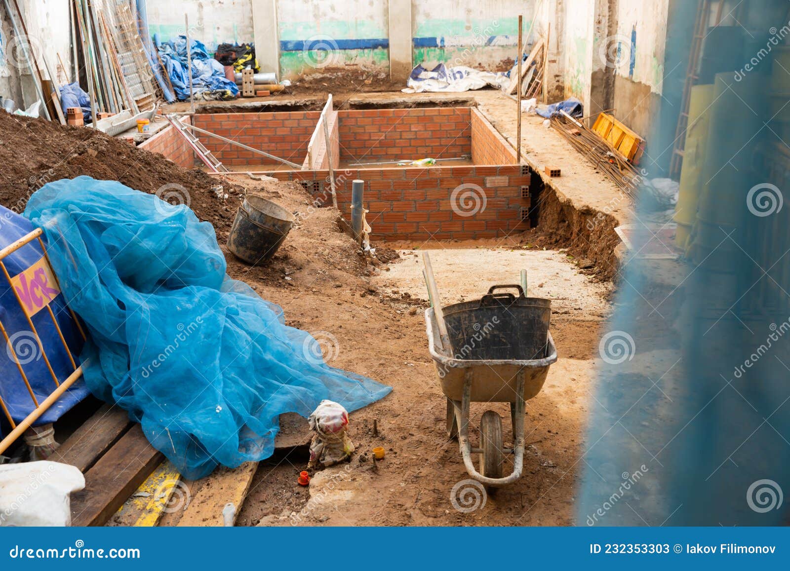 Building Under Reconstruction Stock Image - Image of walls, engineering ...