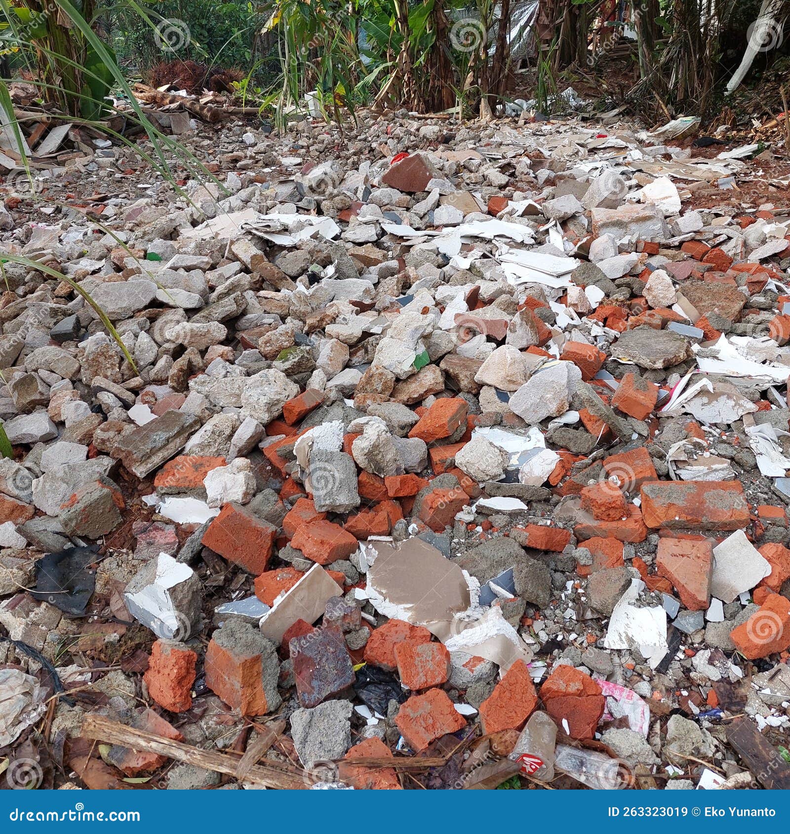 Buildings that Collapsed in the Earthquake Stock Image - Image of ...
