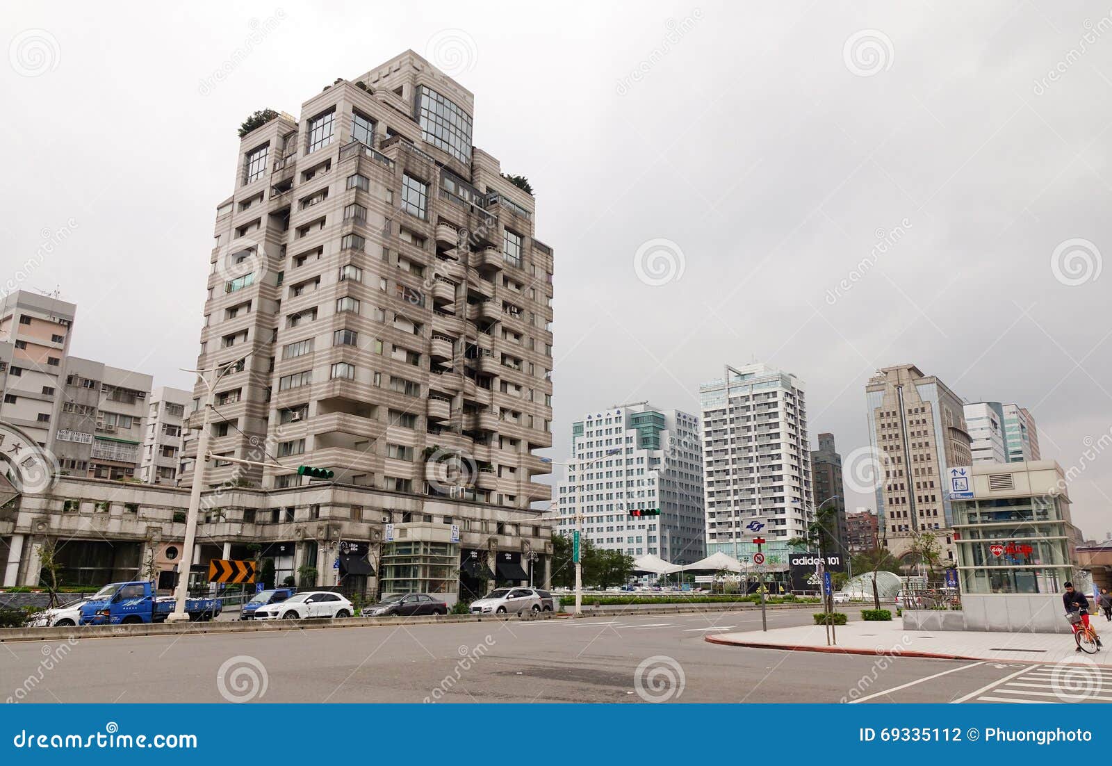 Buildings in Taipei, Taiwan Editorial Photography - Image of walk ...