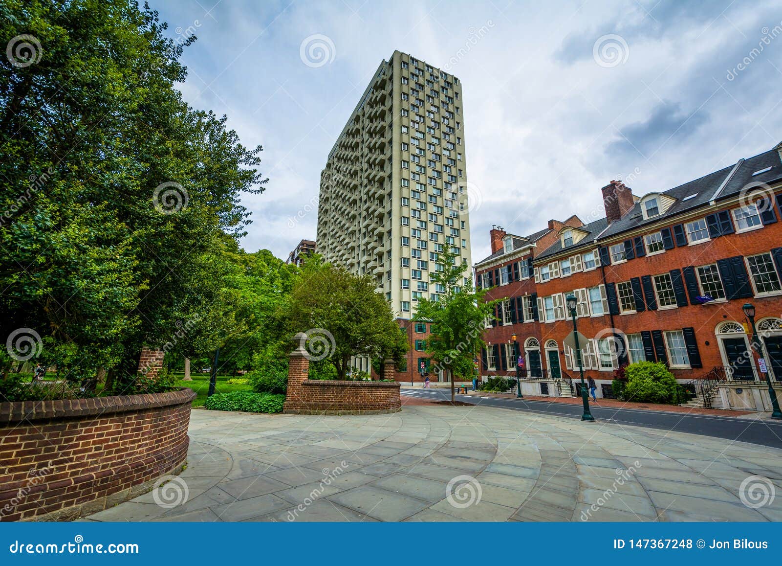 Buildings at Washington Square, in Philadelphia, Pennsylvania Editorial ...