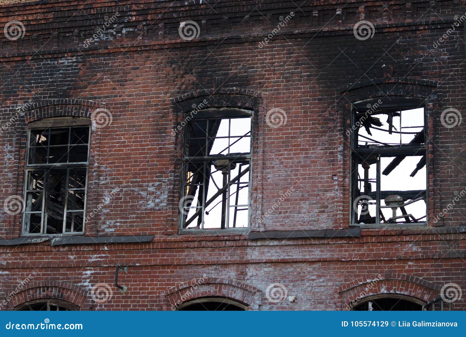 Builing after a fire stock image. Image of fire, color - 105574129