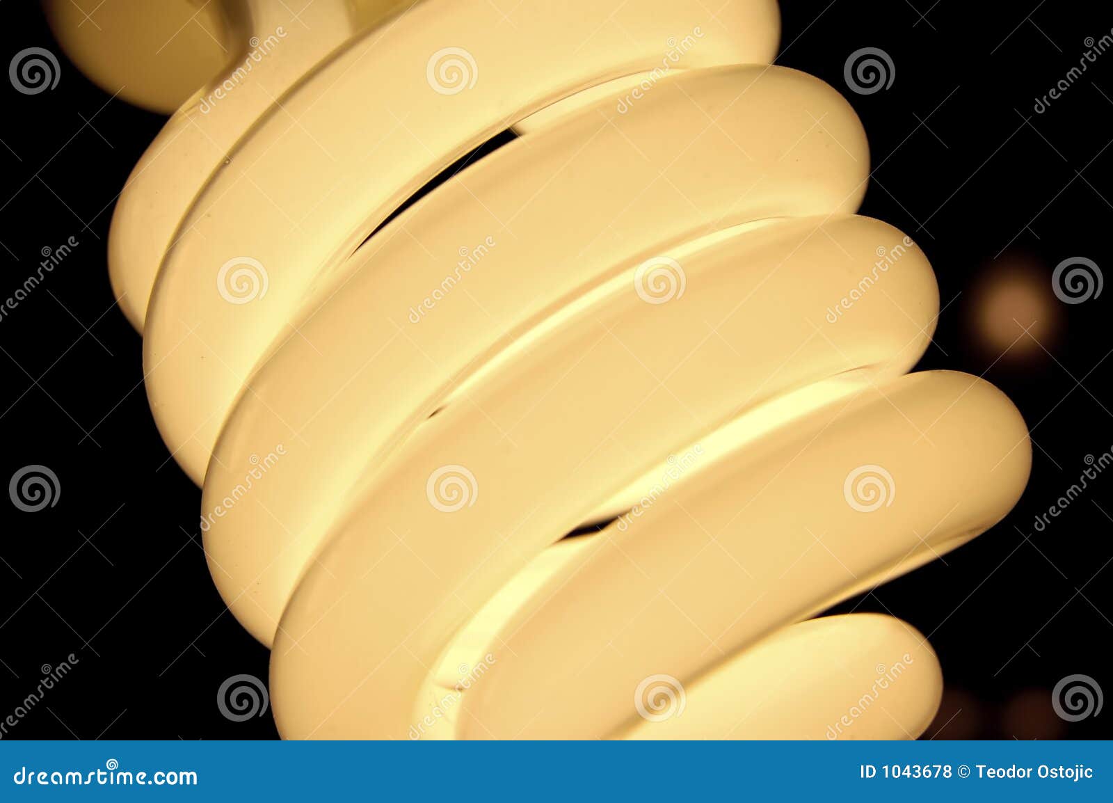 Bulbo foto de archivo. Imagen de metal, ahorrador, casa - 1043678